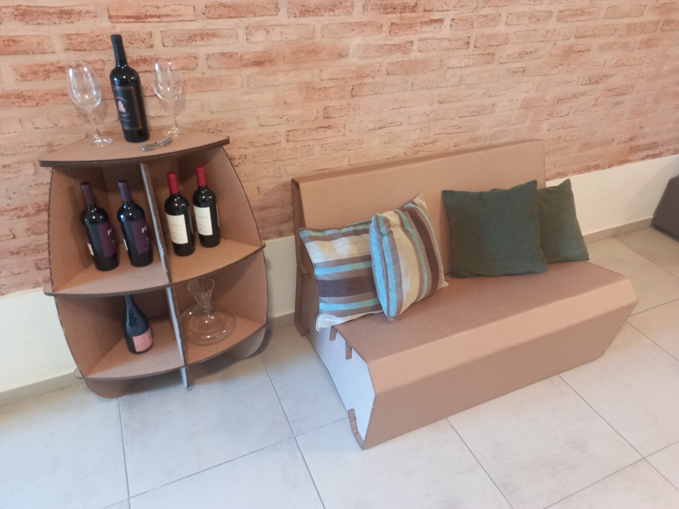 Sillón 2 cuerpos de cartón - Cartonnia: Nuestro universo en cartón